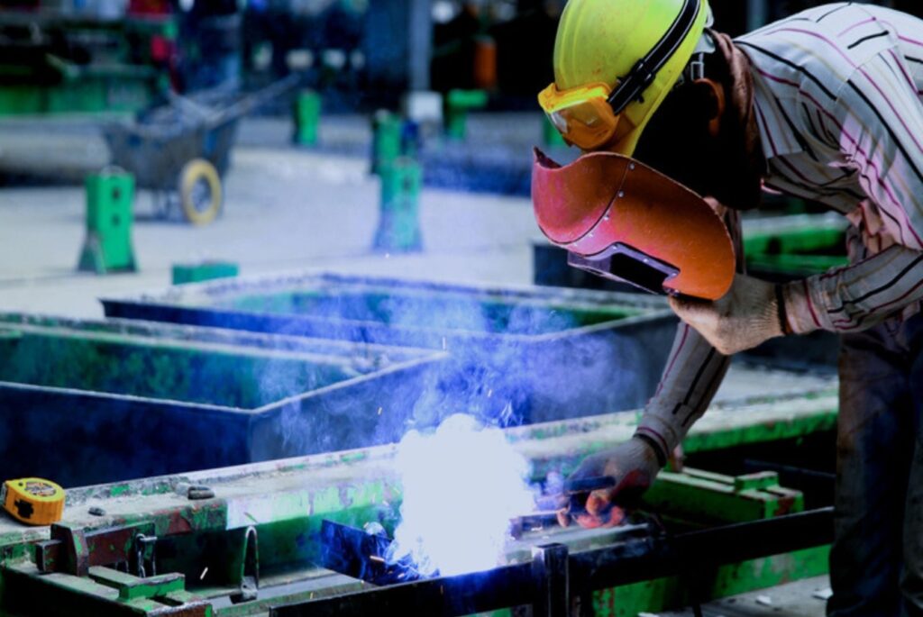 Boosting Efficiency in Manufacturing with Advanced Metal Cutting Services